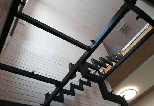 Металлокаркас П-образной лестницы в дом