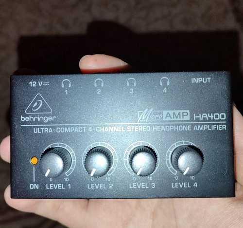 Behringer HA400