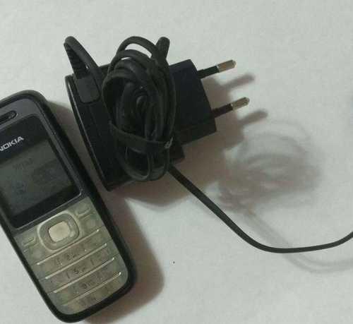 Кнопочный телефон Nokia 1208
