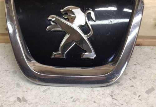 Peugeot 308 эмблема рестайлинг