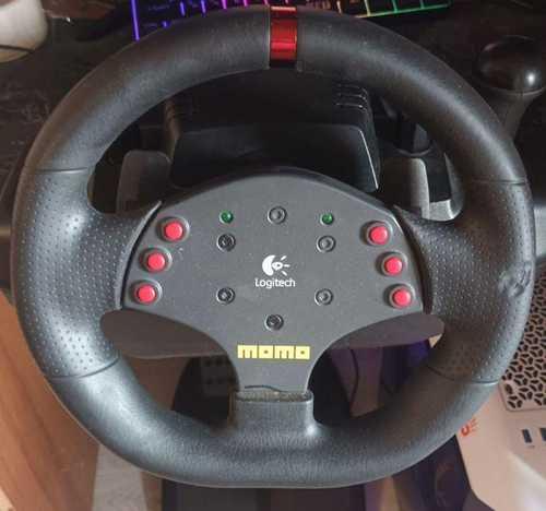 Игровой руль logitech momo racing