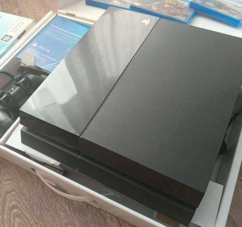 Игровая приставка ps4