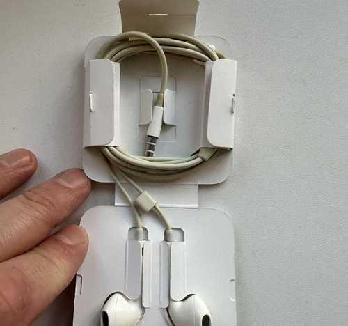 Наушники earpods оригинал 3,5 jack (от iPhone 6s)