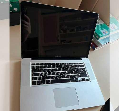 Apple macbook pro 17 2011