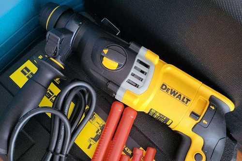 Перфоратор (dewalt) 900w