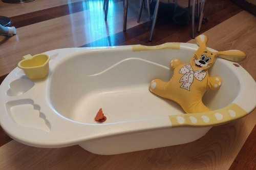 Лучшая Ванночка с горкой Bath Comfort Happy Baby