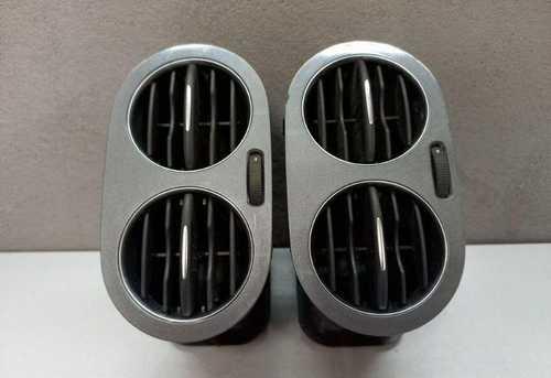 Дефлектор воздуха передний правый Volkswagen