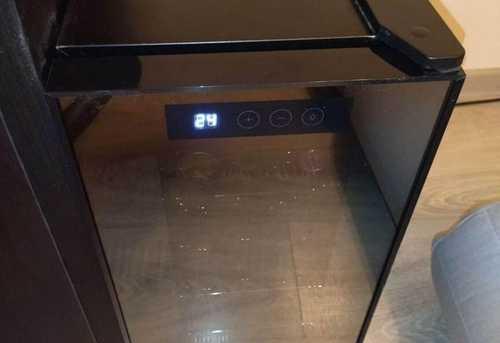Винный шкаф Холодильник Tesler WCV-080