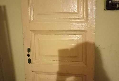 Дверь из старого фонда. Чистая