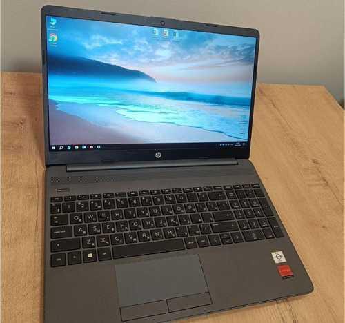 Шустрый HP/15.6" IPS/12 Gb DDR4/AMD 620 2Gb