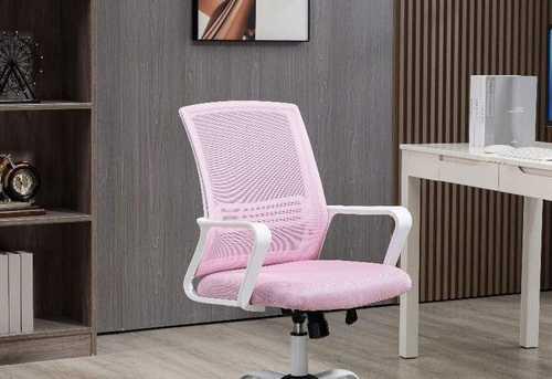 Кресло на колесиках розовое