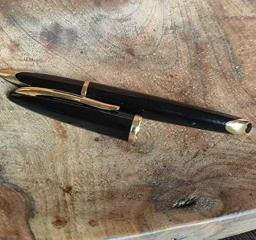 Перьевая ручка Waterman Carene Black GT