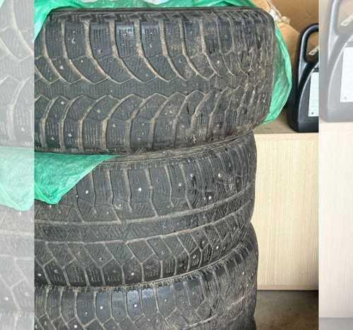 Bridgestone Blizzak Spike-01 255/55 R16 95T