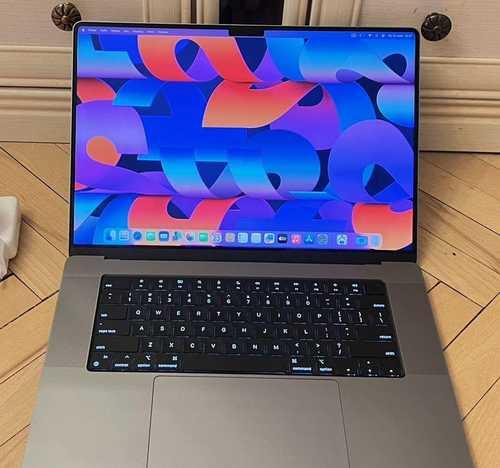 MacBook Pro 16 M1 Pro 32Gb 1Tb отличный