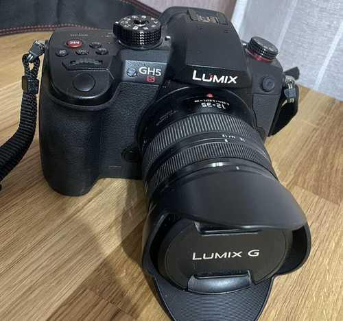 Компактный фотоаппарат lumix