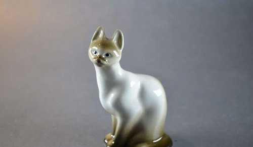 Сиамский кот фарфоровая статуэтка