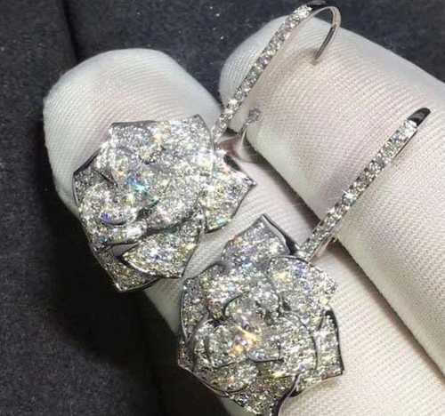 Серьги Piaget Piaget Rose розовое золото 180 бр. 2.9953 ct