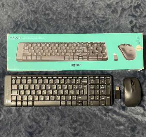 Беспроводная клавиатура с мышкой Logitech MK220