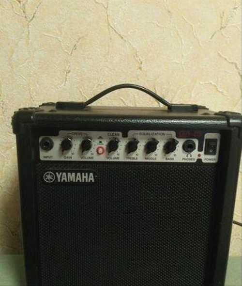 Гитарный комбоусилитель Yamaha GA-15
