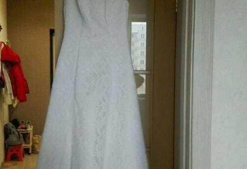 Свадебное платье 42 44 длинное с подьюбником