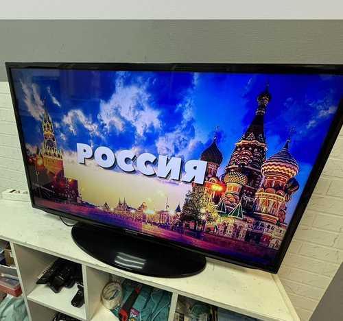 Метровый красочный SMART TV Samsung 102см с Wi-Fi