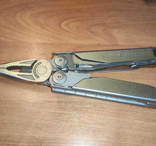 Leatherman surge