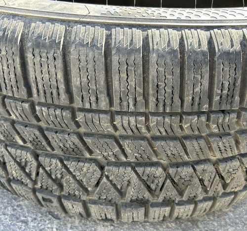 Kumho WinterCraft WS71 275/45 R20 110W