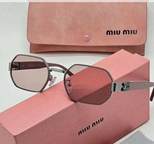 Солнцезащитные очки miu miu