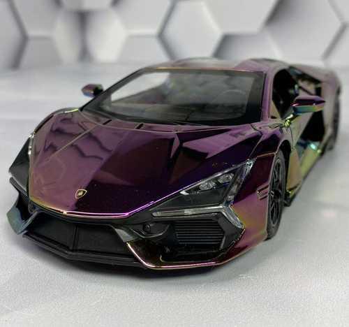 Модель машины Lamborghini Revuelto хамелеон 1:24