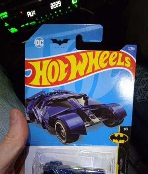 Hot wheels 2022 Batmobile TH