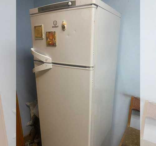 Холодильник Indesit ST167-028 бу