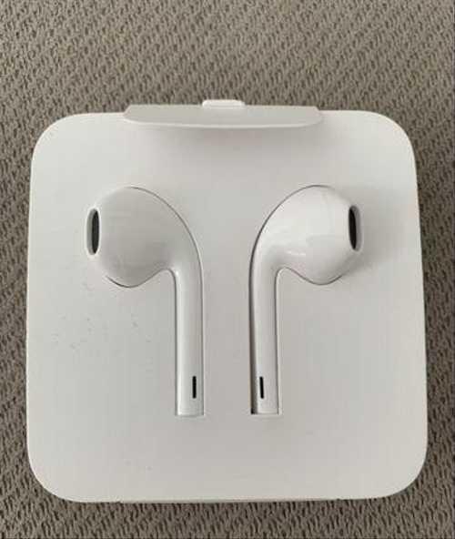 Наушники Apple EarPods (Lightning)