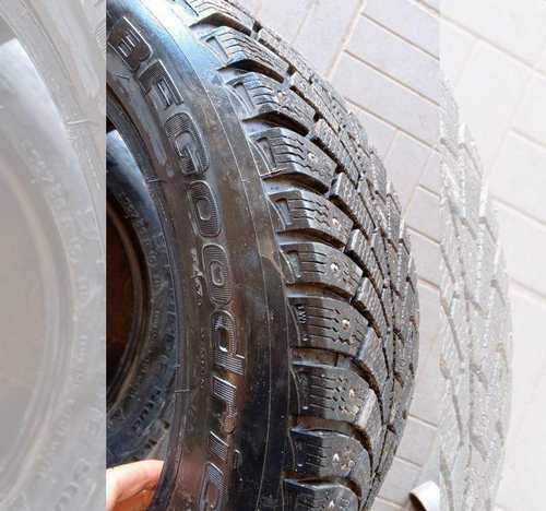 Bfgoodrich G-Force Stud 205/55 R16