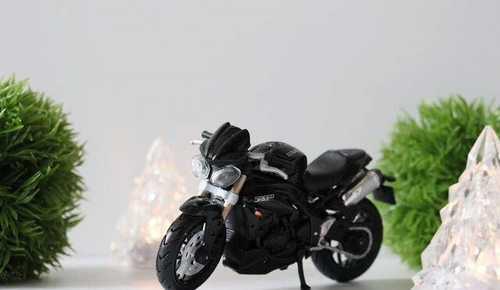 Модель мотоцикла Triumph Speed triple 1050