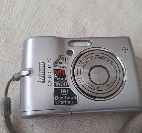 Цифровой фотоаппарат Nikon Coolpix L12