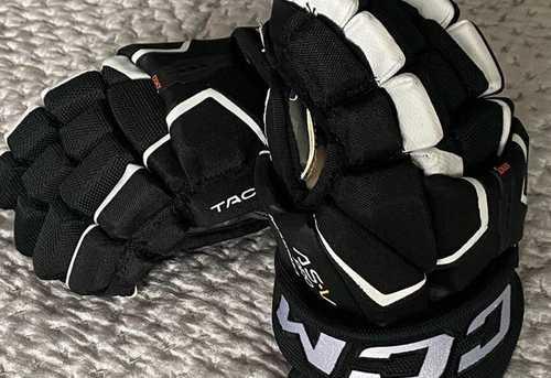 Перчатки хоккейные новые