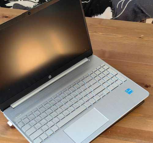 Продам ноутбук HP 15S-2066UR, идеальное состояние
