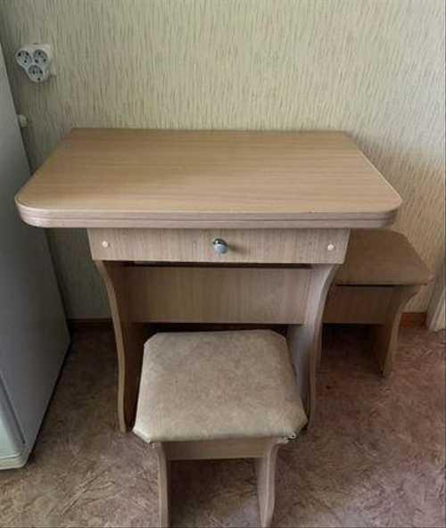 Кухонный стол со стульями 4 шт