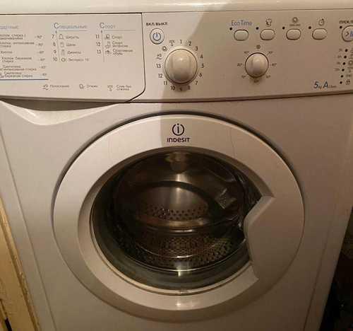 Стиральная машина Indesit iwsb5105