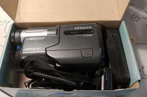 Видеокамера Hitachi VM-E228E