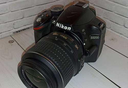 Зеркальный фотоаппарат Nikon d3200 флешка сумка