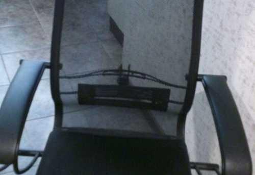 Компьютерное кресло руководителя метта