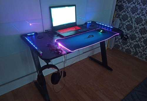Игровые столы геймерские с RGB-подсветкой новые