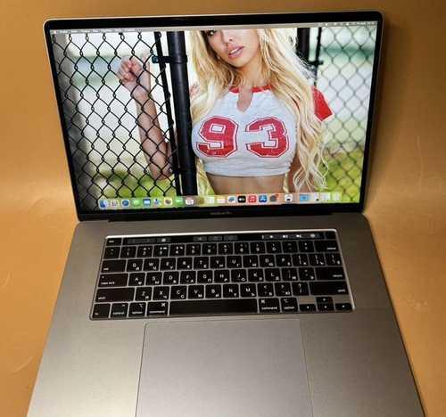 Apple Macbook Pro 16 2019 i9/64/1Tb