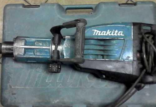 Продаю отбойный молоток Makita HM1307C