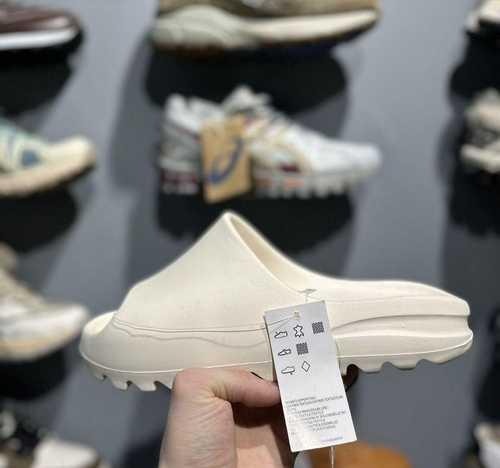 Тапочки Adidas yeezy slide