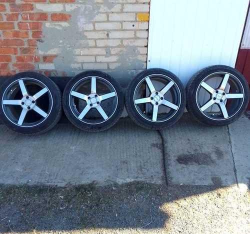 Delinte AW5 VAN 215/45 R17 19R