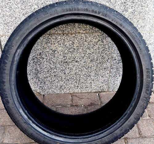 Grenlander IceHawke II 225/40 R19 и 255/35 R19