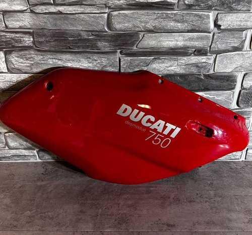 Обтекатель правый Ducati Supersport 750