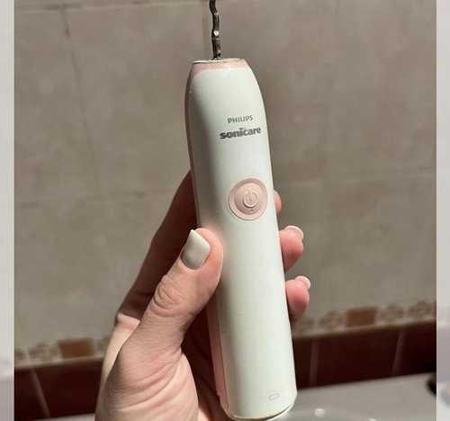 Электрическая зубная щетка philips sonicare